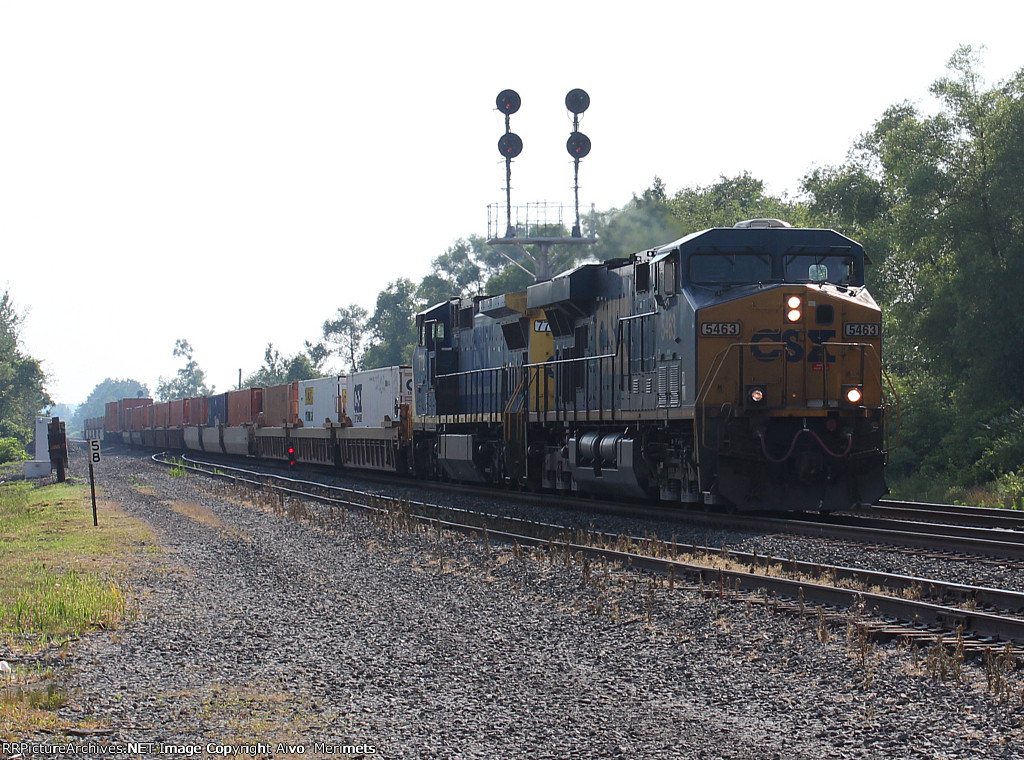 Short Eastbound Intermodal at CP 58
